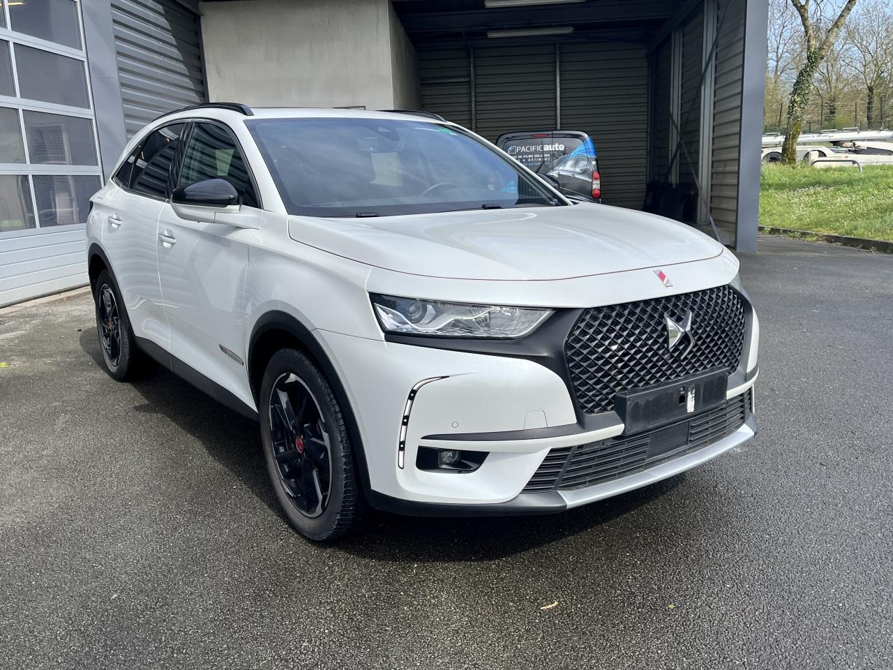 VEO PRO - DS-DS 7 CROSSBACK-DS7 Crossback BlueHDi 130 Performance Line EAT8 / GPS + ToitOuv ...